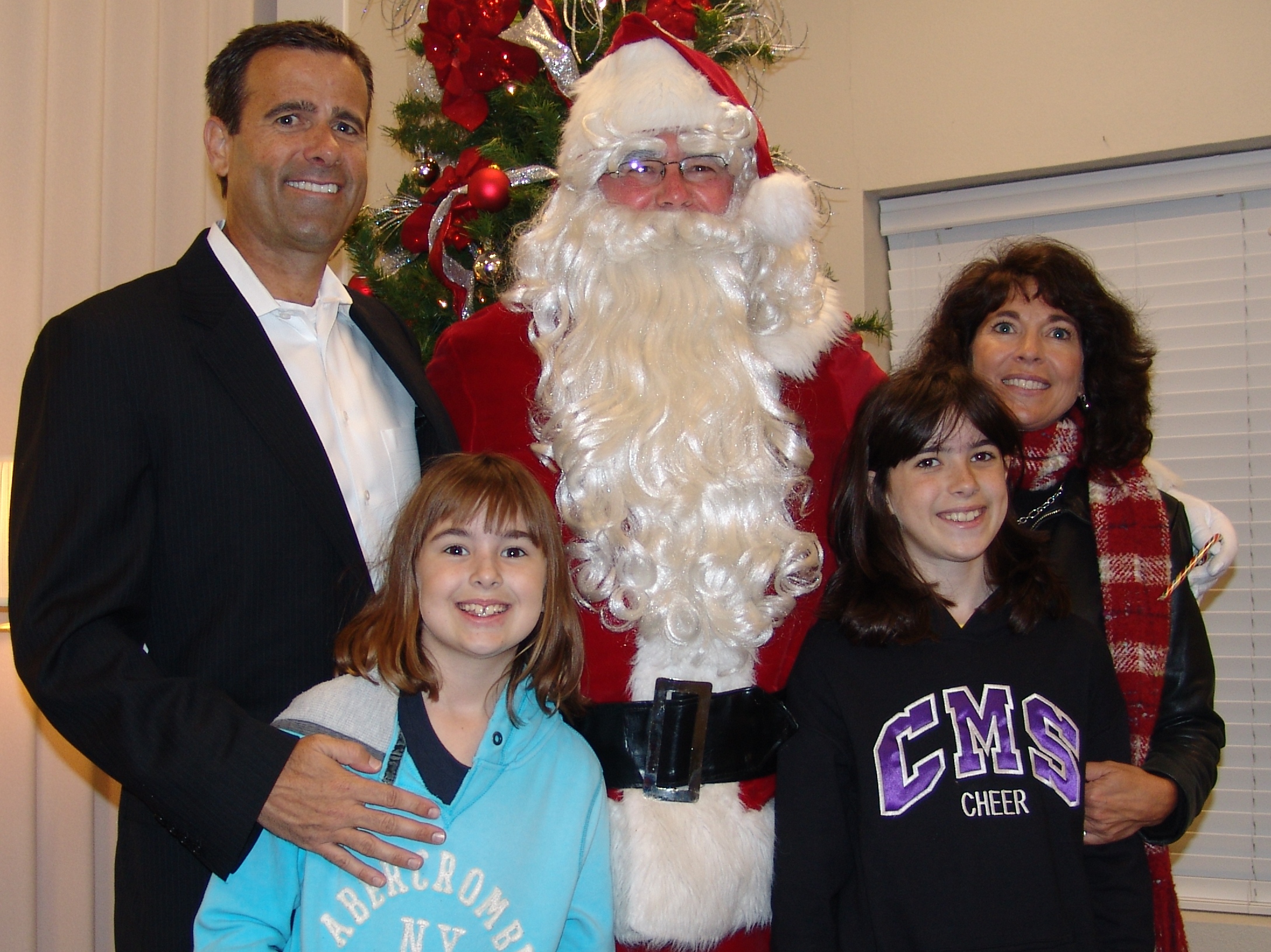 Community welcomes the season at Holiday in the Park – Blue Ribbon News