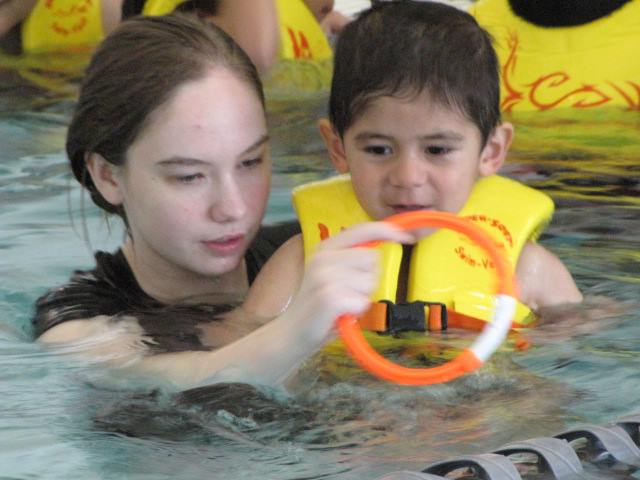 Rockwall swimmers host free learn-to-swim clinic – Blue Ribbon News
