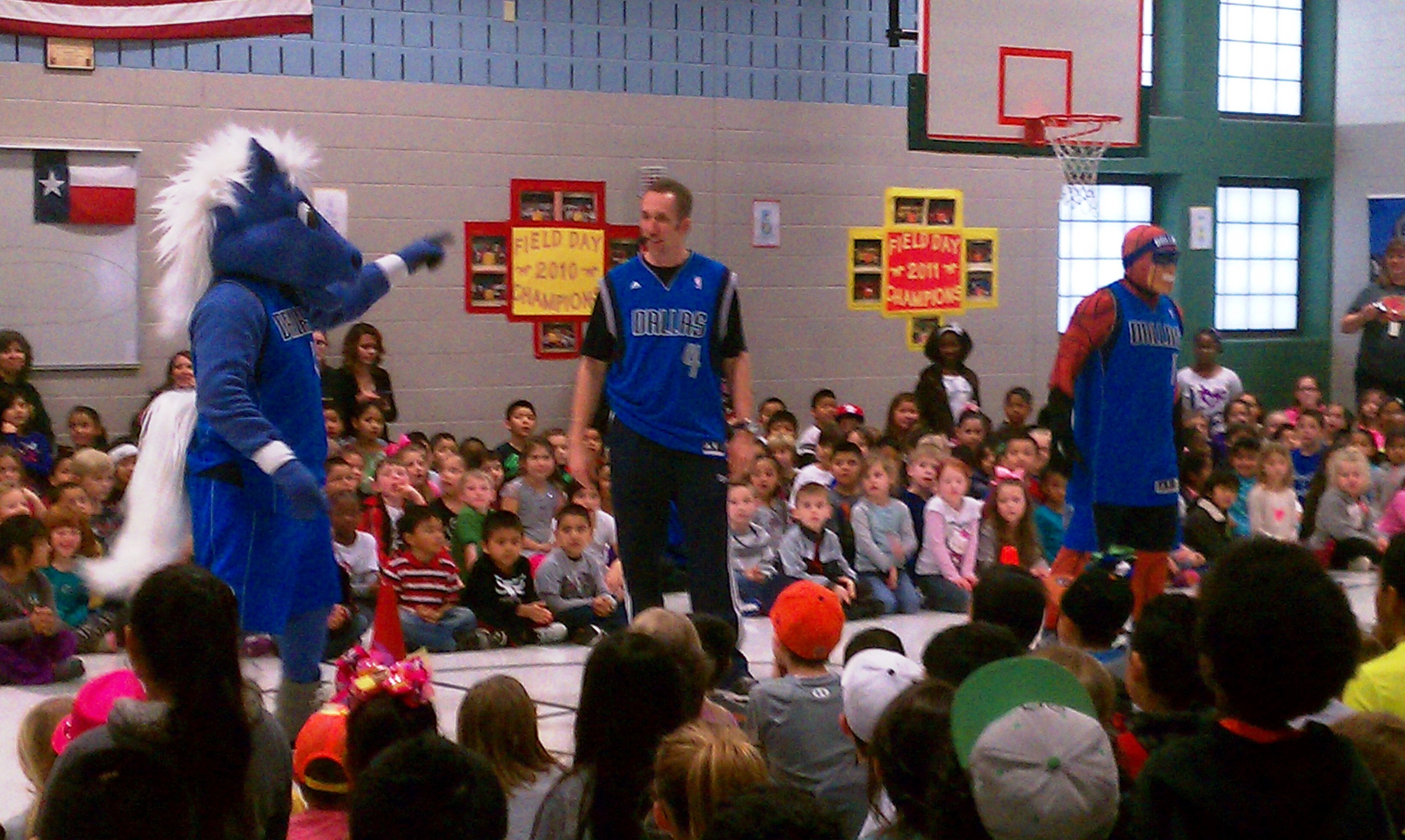 Mavericks mascots help Springer students ‘make better choices’ – Blue ...