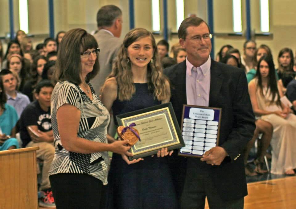 Williams Middle School presents girls athletic awards – Blue Ribbon News