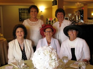 Newcomers elect new officers, plan fall meetings – Blue Ribbon News