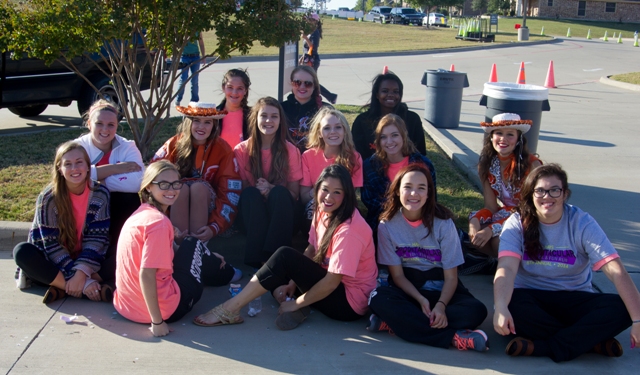 Rockwall Stingerettes volunteer at Spooktacular Fun Run – Blue Ribbon News