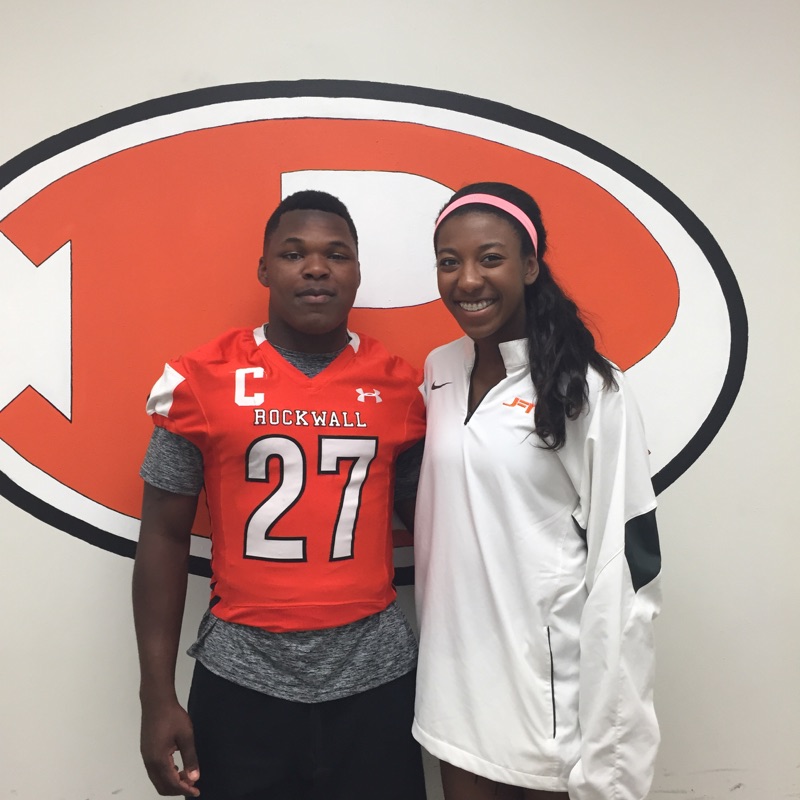 Jacket Backers honor Yellowjacket Athletes of the Month – Blue Ribbon News