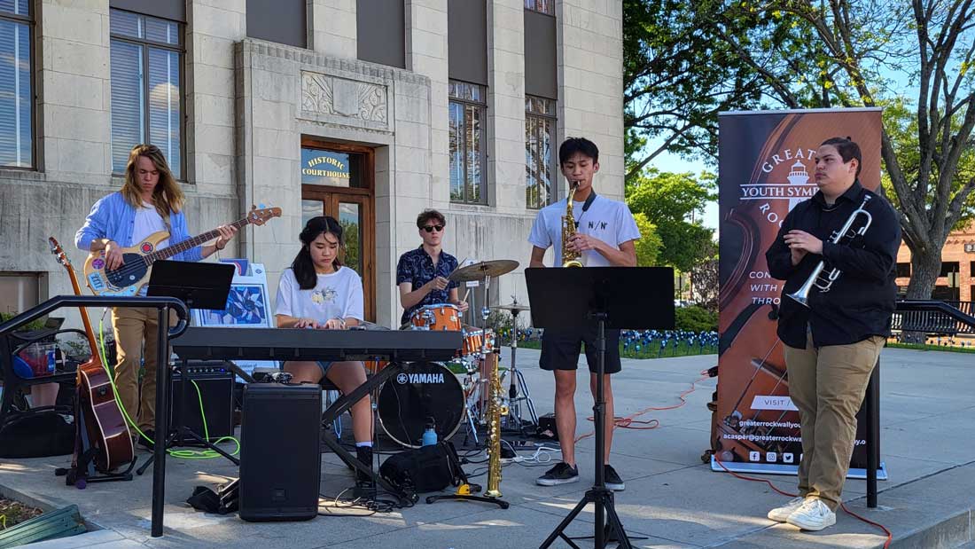 City of Rockwall Dedicates Discovery Statue in Downtown Rockwall Square ...