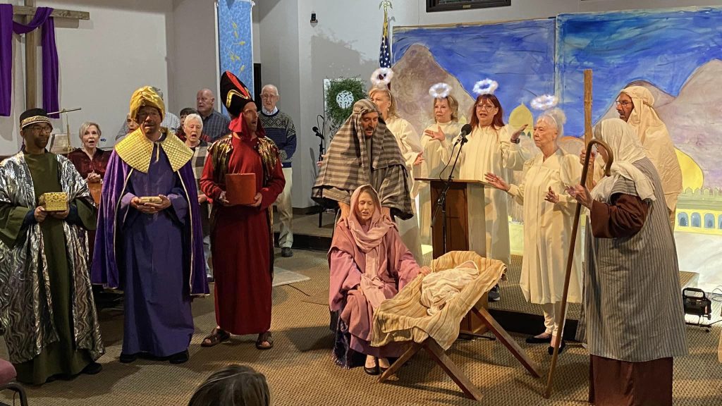 Away in a Manger, living nativity takes shape at First Christian Church ...