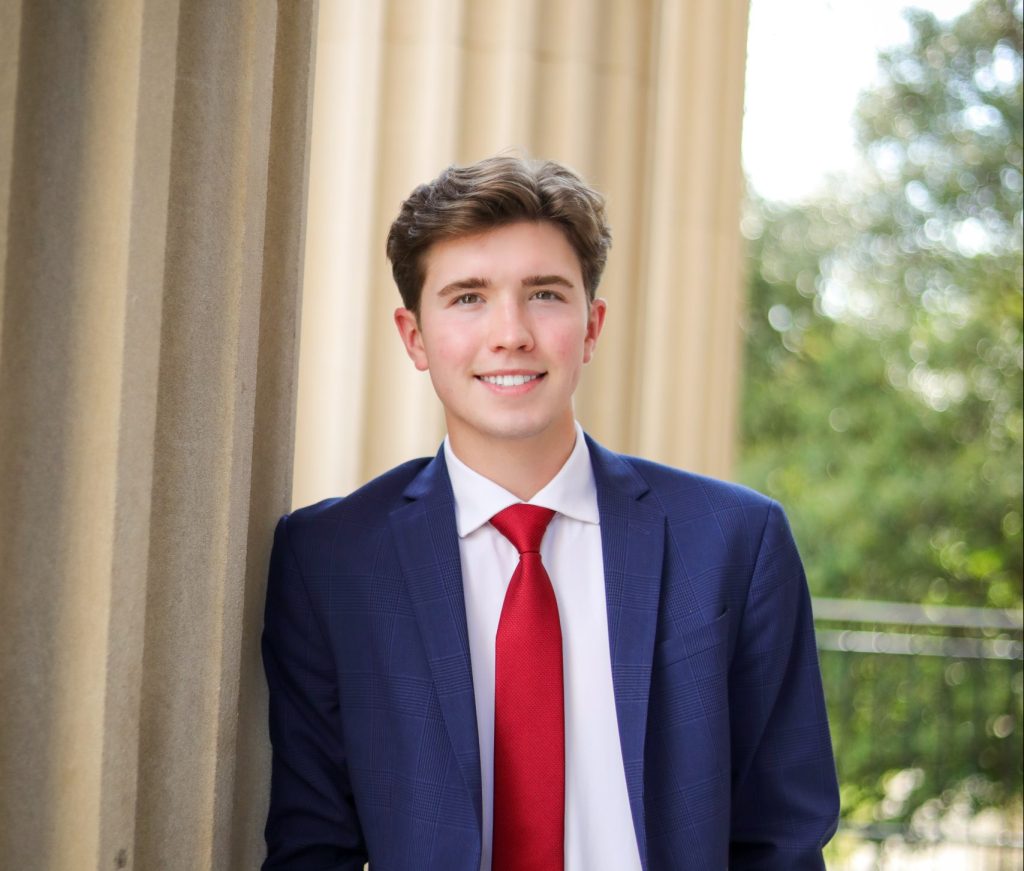 Heath senior wins national scholarship award – Blue Ribbon News